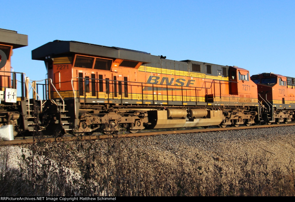 BNSF 7271